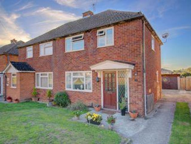 2 Bedrooms Semi detached house for sale in Woodside Way, Reading RG2
