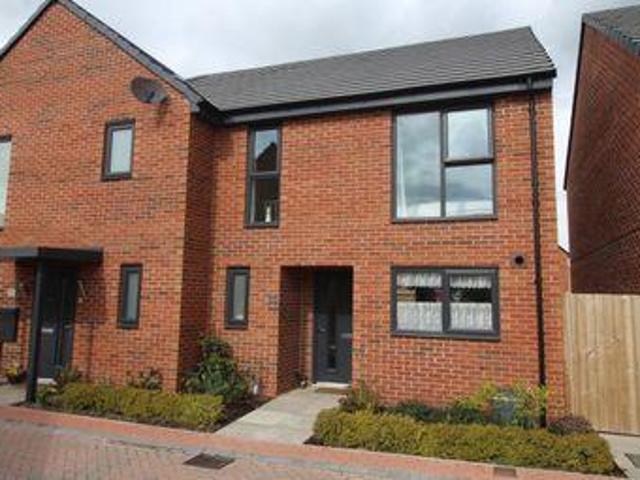 2 Bedrooms Semi detached house for sale in Warrenwood Close, Askern, Doncaster DN6