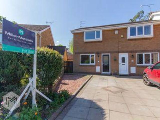 2 Bedrooms Semi detached house for sale in Warwick Close, Bury, Greater Manchester BL8