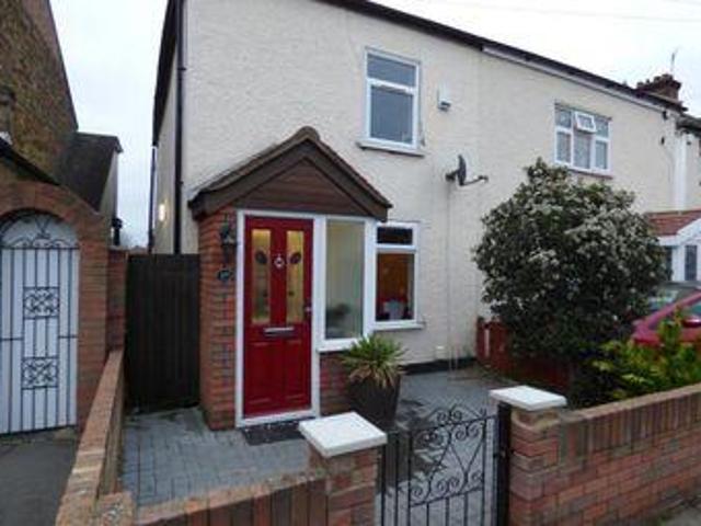 2 Bedrooms Semi detached house for sale in Wennington Road, Rainham, Essex RM13