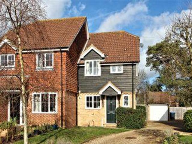 2 Bedrooms Semi detached house for sale in Westfield, Woking, Surrey GU22