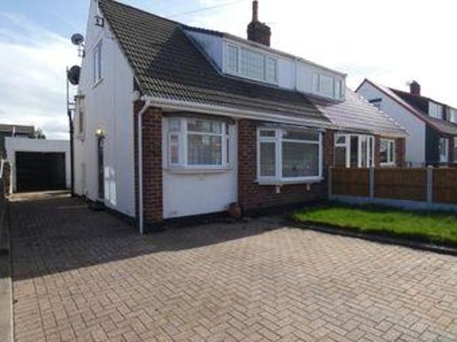 2 Bedrooms Semi detached house for sale in Whitecliffe Crescent, Swillington, Leeds LS26