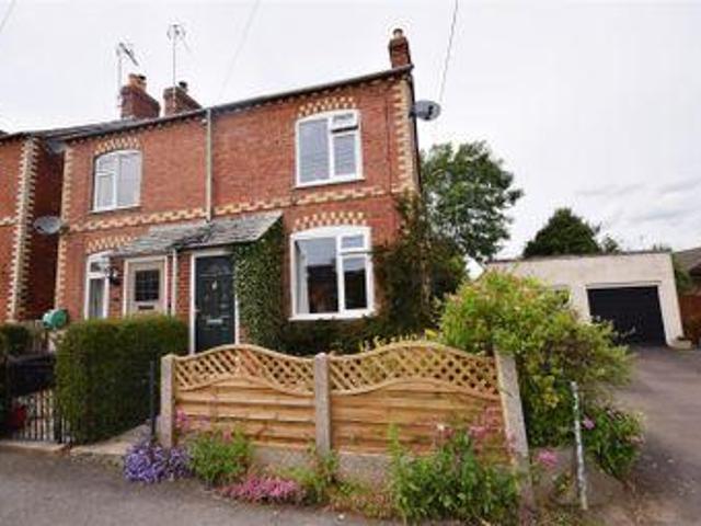 2 Bedrooms Semi detached house for sale in Willow Road, Kings Stanley, Stonehouse GL10