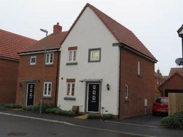 2 Bedrooms Semi detached house for sale in Wyeth Road, Basingstoke RG24