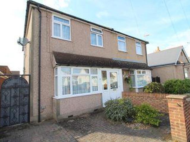 2 Bedrooms Semi detached house for sale in Townsend Road, Ashford TW15