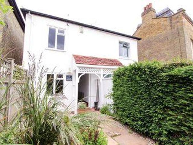 2 Bedrooms Semi detached house for sale in Taylors Lane, Barnet EN5