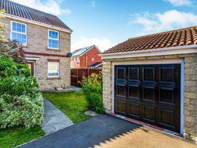 2 Bedrooms Semi detached house for sale in Trenchard Close, Grimethorpe, Barnsley S72