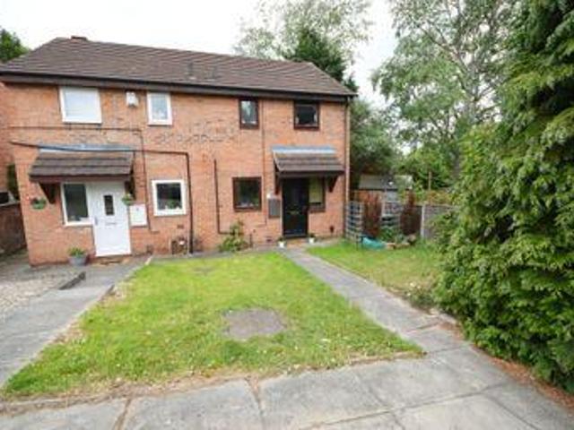 2 Bedrooms Semi detached house for sale in Tynedale Court, Meanwood, Leeds, West Yorkshire. LS7