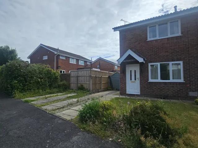 2 bedrooms semi detached house to rent