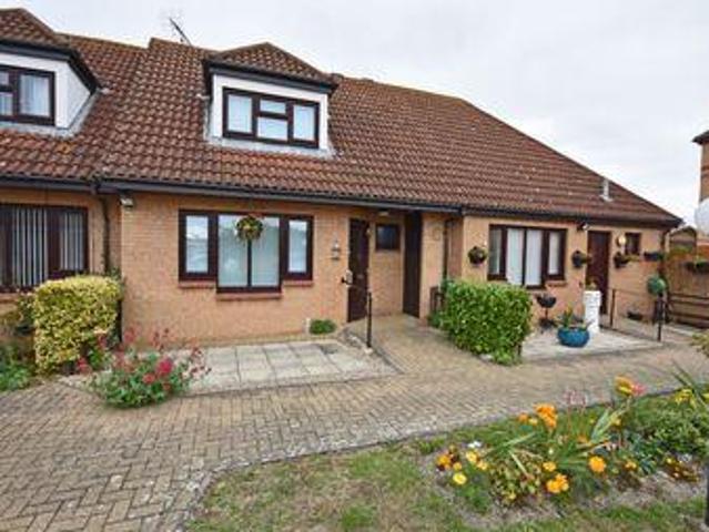 2 Bedrooms Terraced bungalow for sale in Marlborough Court, Fairacres Road, Didcot OX11
