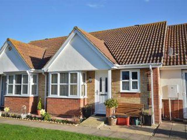 2 Bedrooms Terraced bungalow for sale in Lyon Close, Clacton On Sea CO15