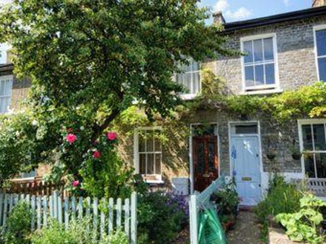 2 Bedrooms Terraced house for rent in Mile End Place, London E1