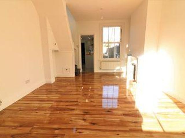 2 Bedrooms Terraced house for rent in Moselle Avenue, London N22