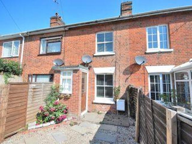 2 Bedrooms Terraced house for rent in Nursery Road, Bishops Stortford, Hertfordshire CM23