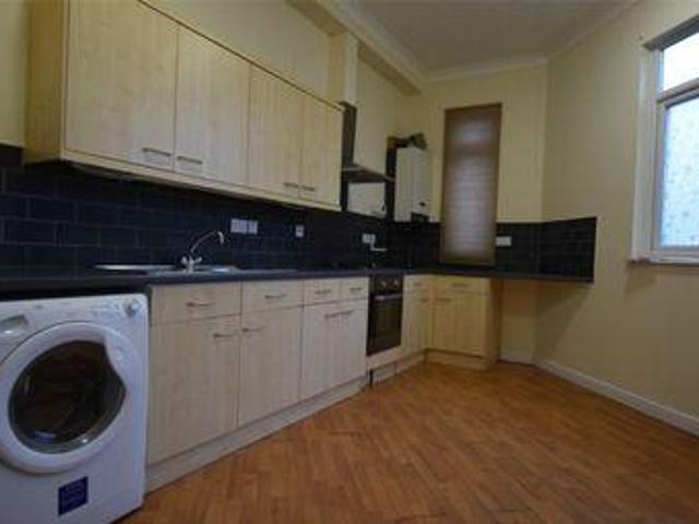 2 Bedrooms Terraced house for rent in North Circular Road, London NW10