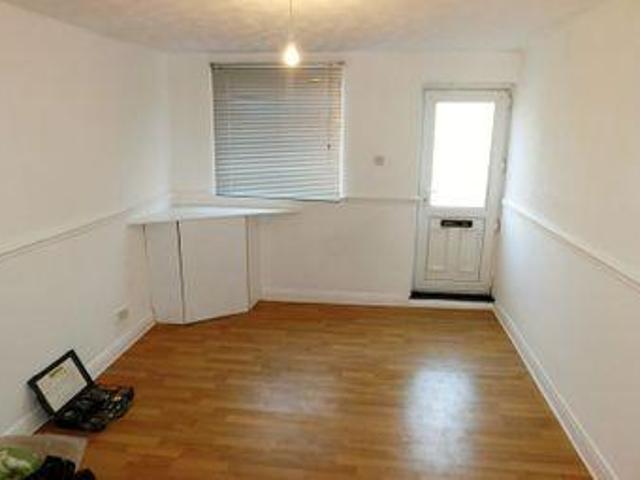 2 Bedrooms Terraced house for rent in Old Road, Failsworth, Manchester M35