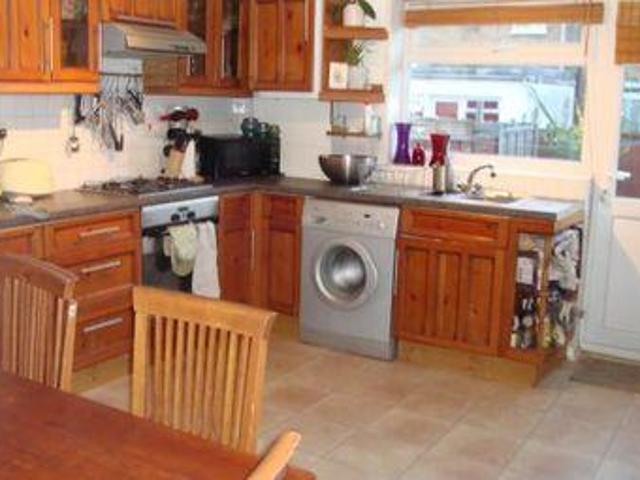 2 Bedrooms Terraced house for rent in Awlfield Avenue, Tottenham, London N17