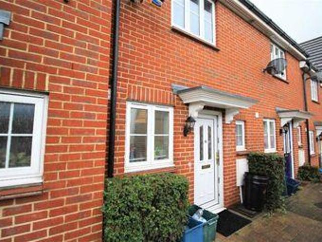 2 Bedrooms Terraced house for rent in Abbey Road, Newbury Park, Essex IG2