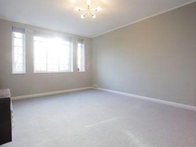 2 Bedrooms Terraced house for rent in Admiral Place, London SE16