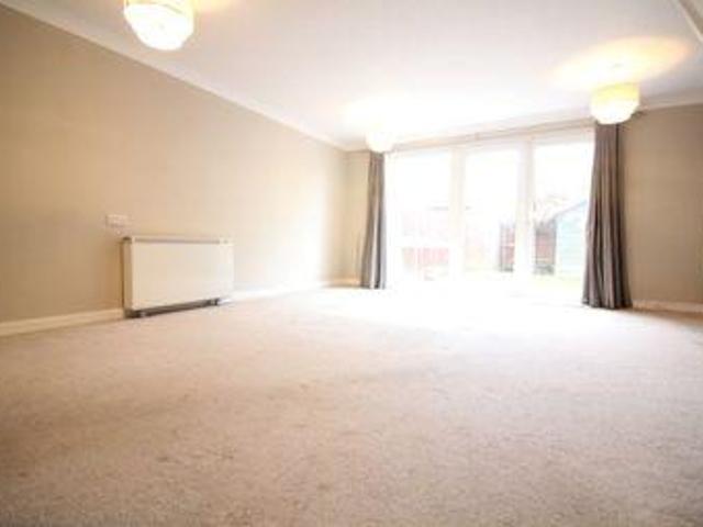 2 Bedrooms Terraced house for rent in Albion Road, Hayes UB3