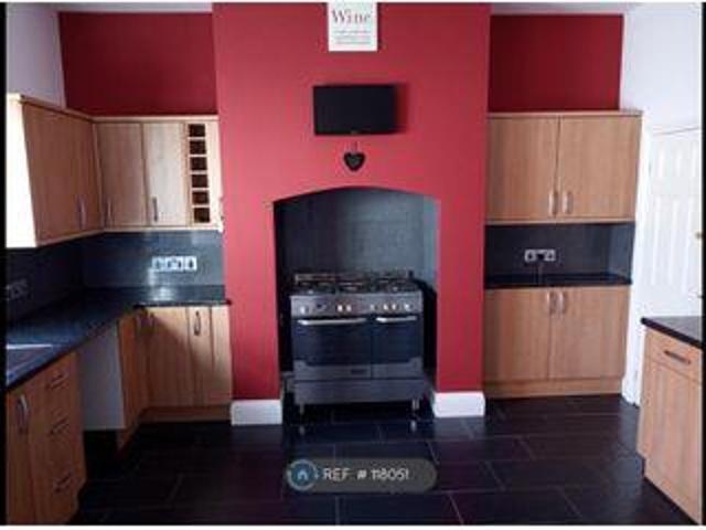 2 Bedrooms Terraced house for rent in Bury, Bury BL9