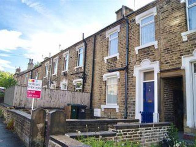 2 Bedrooms Terraced house for rent in Barcroft Road, Huddersfield HD4