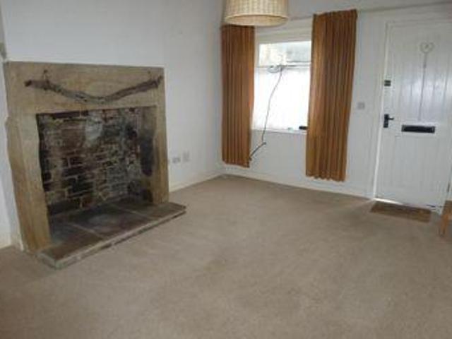 2 Bedrooms Terraced house for rent in Beech Road, Sowerby Bridge HX6