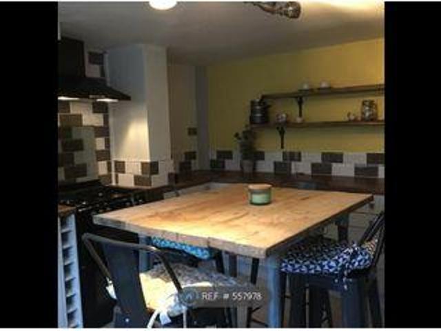 2 Bedrooms Terraced house for rent in Beechwood Walk, Leeds LS4