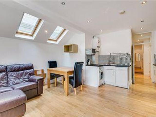 2 Bedrooms Terraced house for rent in Bronsart Road, London SW6