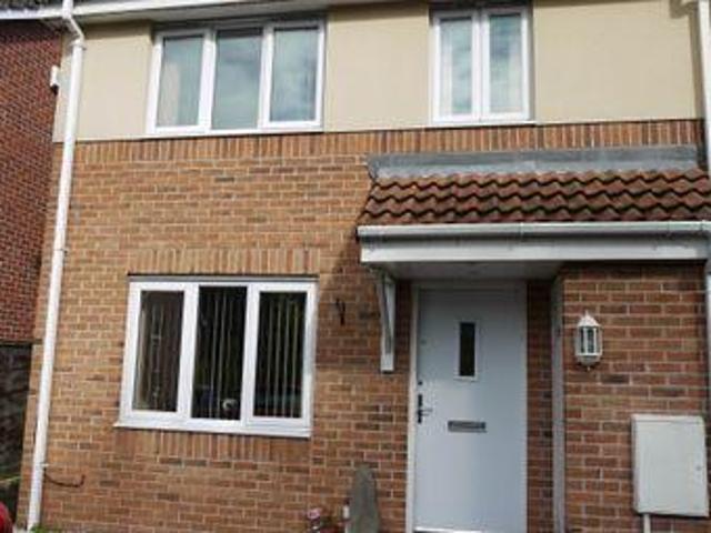 2 Bedrooms Terraced house for rent in Carrfield, Hyde, Greater Manchester SK14