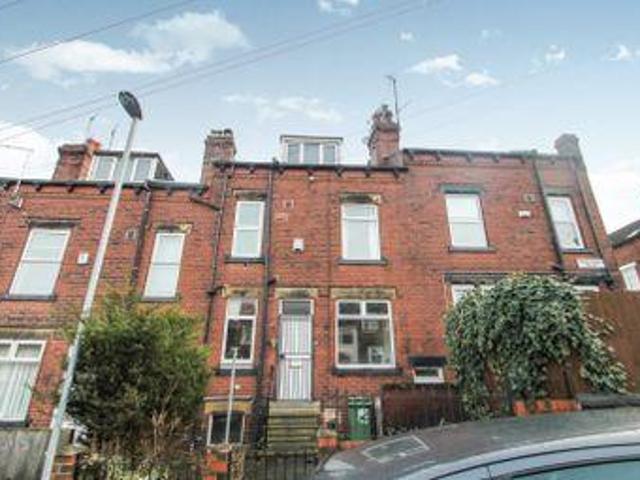 2 Bedrooms Terraced house for rent in Christ Church Mount, Armley, Leeds LS12