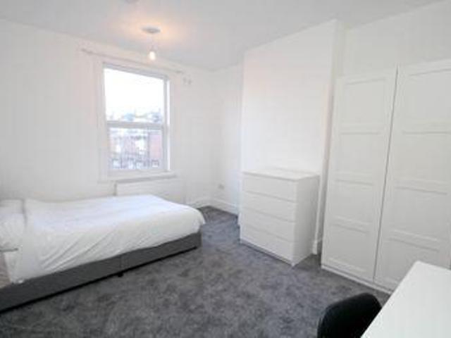 2 Bedrooms Terraced house for rent in Christopher Road, Woodhouse, Leeds LS6