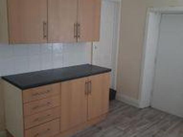 2 Bedrooms Terraced house for rent in Clarence Street, Burnley BB11