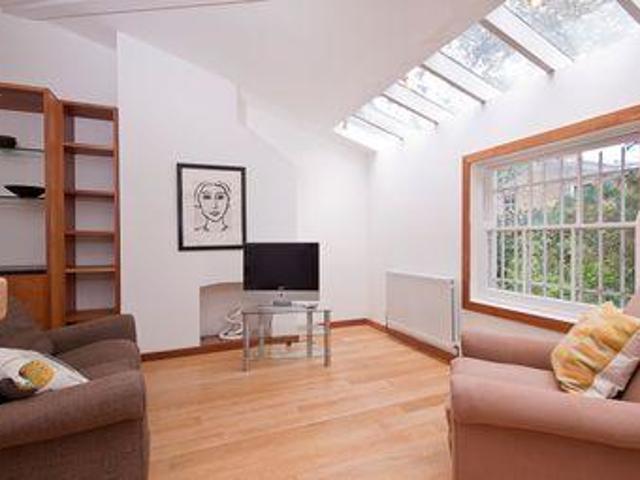 2 Bedrooms Terraced house for rent in Crescent Grove, London SW4