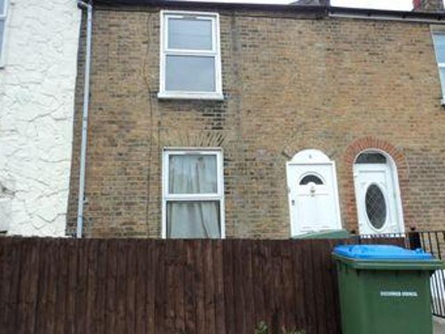 2 Bedrooms Terraced house for rent in Durham Rise, Plumstead, London, London SE18