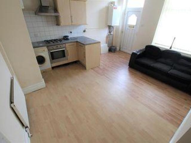 2 Bedrooms Terraced house for rent in Daisy Street, Bradford BD7