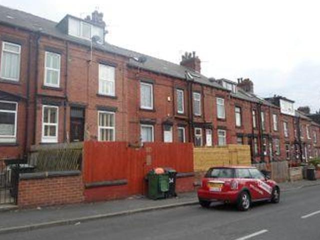 2 Bedrooms Terraced house for rent in Darfield Place, Leeds LS8