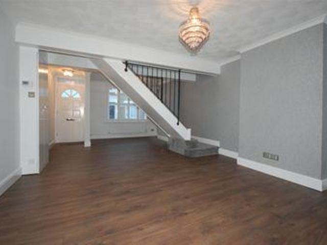 2 Bedrooms Terraced house for rent in Devonshire Square, Bromley, Kent BR2