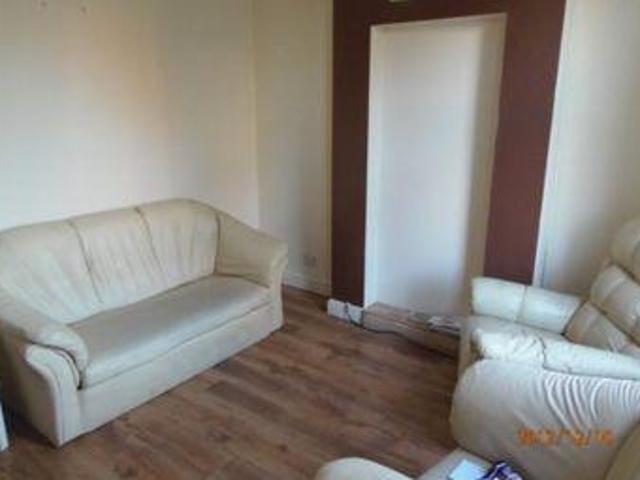 2 Bedrooms Terraced house for rent in Dockin Hill Road, Doncaster DN1