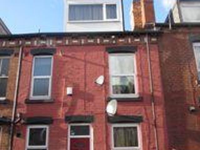 2 Bedrooms Terraced house for rent in Ebor Place, Hyde Park, Leeds LS6