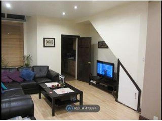 2 Bedrooms Terraced house for rent in Elmswood Avenue, Manchester M14