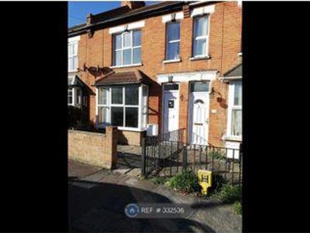 2 Bedrooms Terraced house for rent in Fairfield Road, Clacton On Sea, Essex CO15