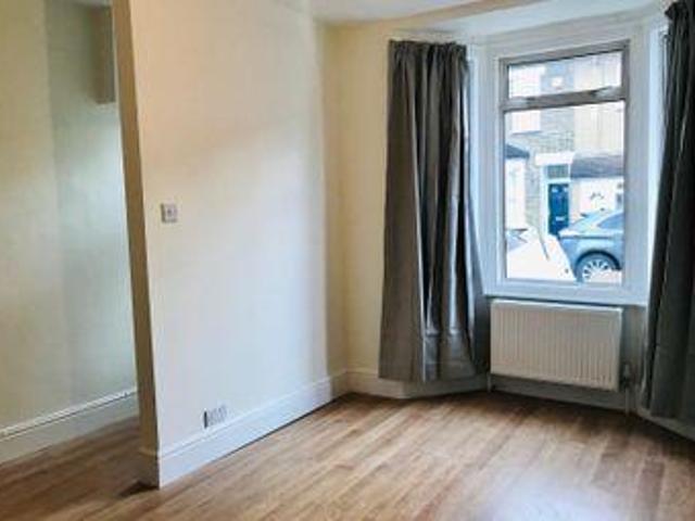 2 Bedrooms Terraced house for rent in Faringford Road, London E15