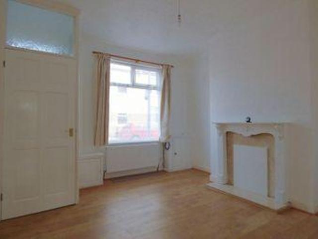 2 Bedrooms Terraced house for rent in George Street, Eccles, Manchester M30