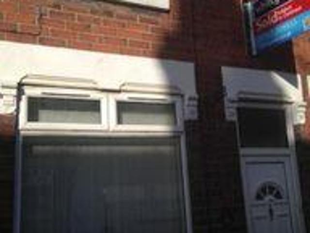 2 Bedrooms Terraced house for rent in Glendale Street, Stoke On Trent ST6