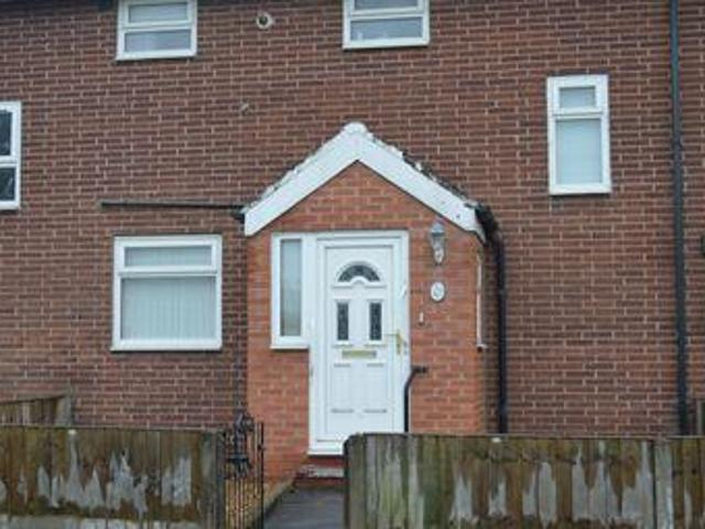 2 Bedrooms Terraced house for rent in Gorton Lane, Gorton M18