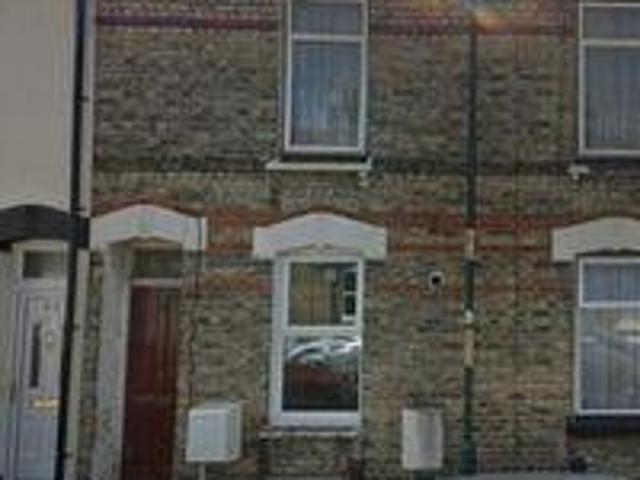 2 Bedrooms Terraced house for rent in Grange Road, Strood, Rochester, Kent ME2