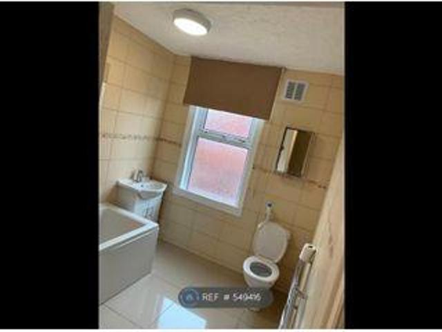 2 Bedrooms Terraced house for rent in Greenock Place, Leeds LS12