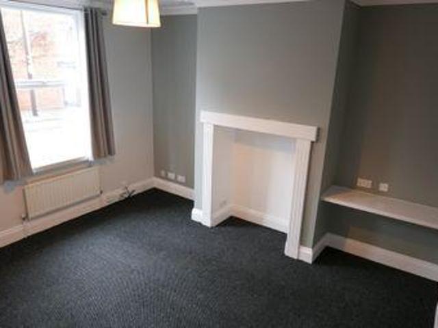 2 Bedrooms Terraced house for rent in Greenock Street, Armley, Leeds LS12