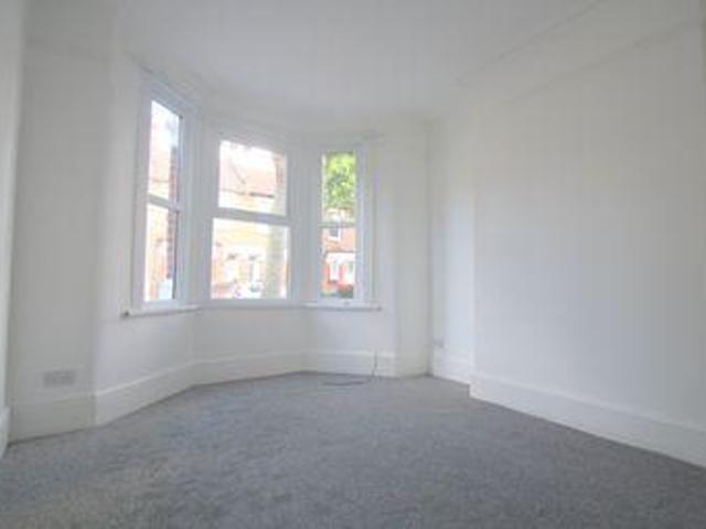 2 Bedrooms Terraced house for rent in Gresham Road, East Ham E6